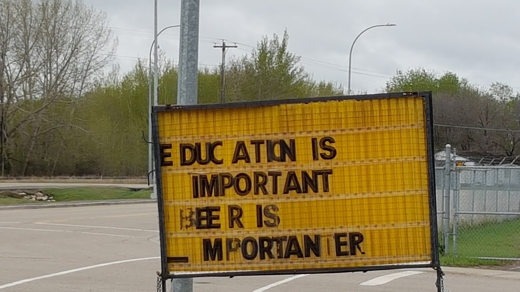 R M Liquor 5040 49 Ave Redwater AB T0A 2W0 Canada