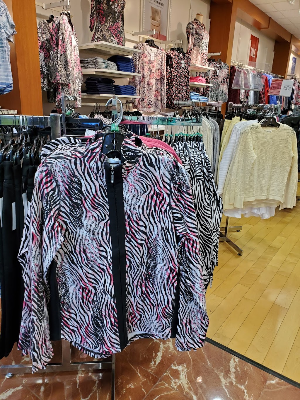 Northern Reflections Centerpoint Mall 6464 Yonge St North York ON